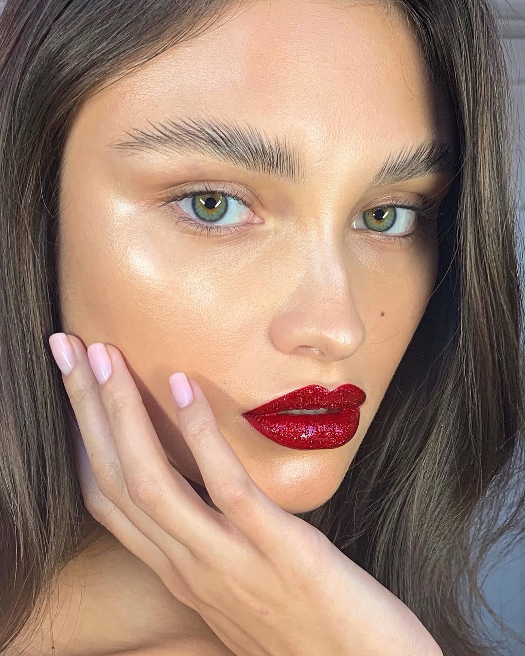 Glamour's Nikki Wolf Shares Her Christmas Beauty Tips - Beautiful ...