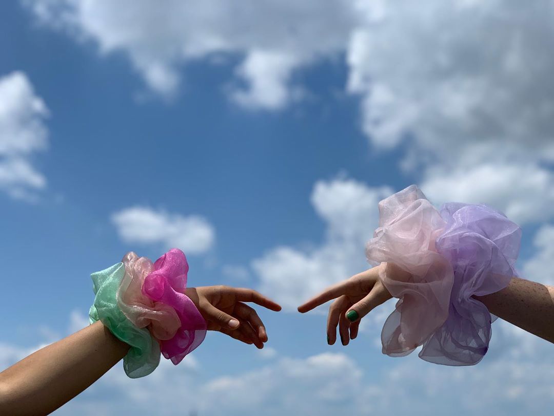 Cloud Scrunchies are the Most Nostalgic Summer Hair Trend